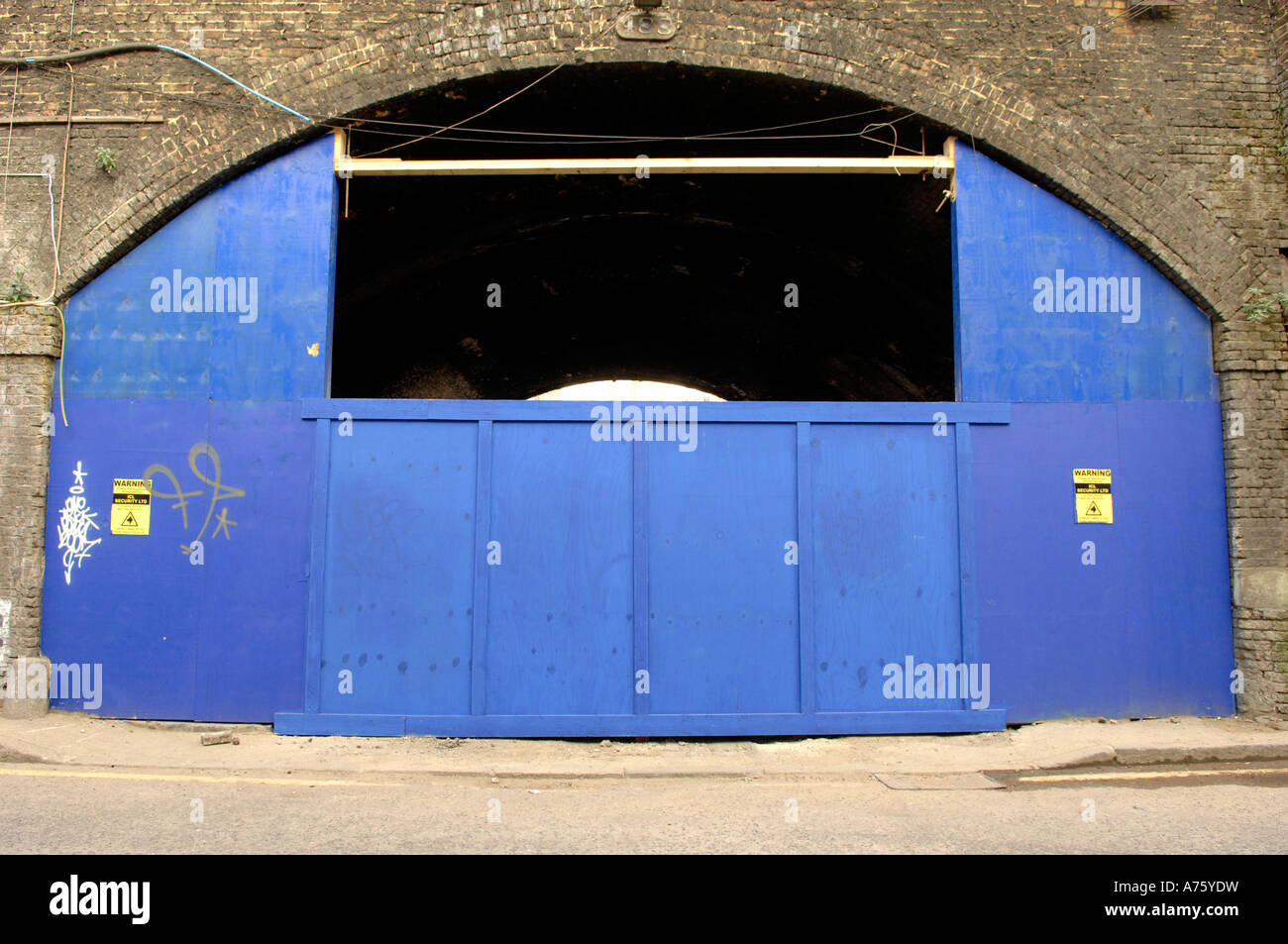 Storage bridge hi-res stock photography and images - Alamy