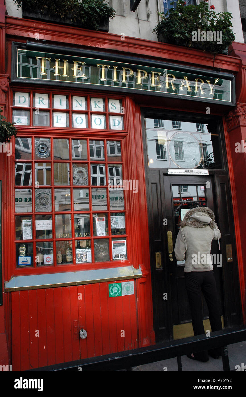 The Tipperary- A pub in Fleet St London UK Stock Photo - Alamy