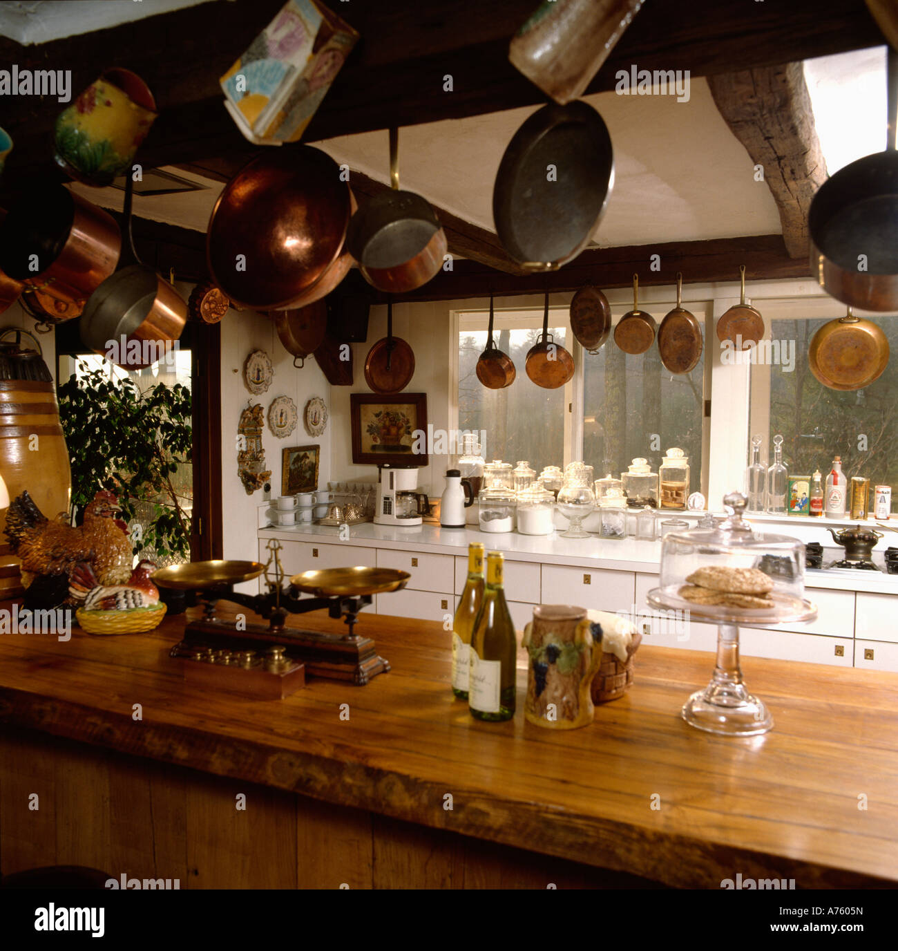 Kitchens scales hi-res stock photography and images - Alamy