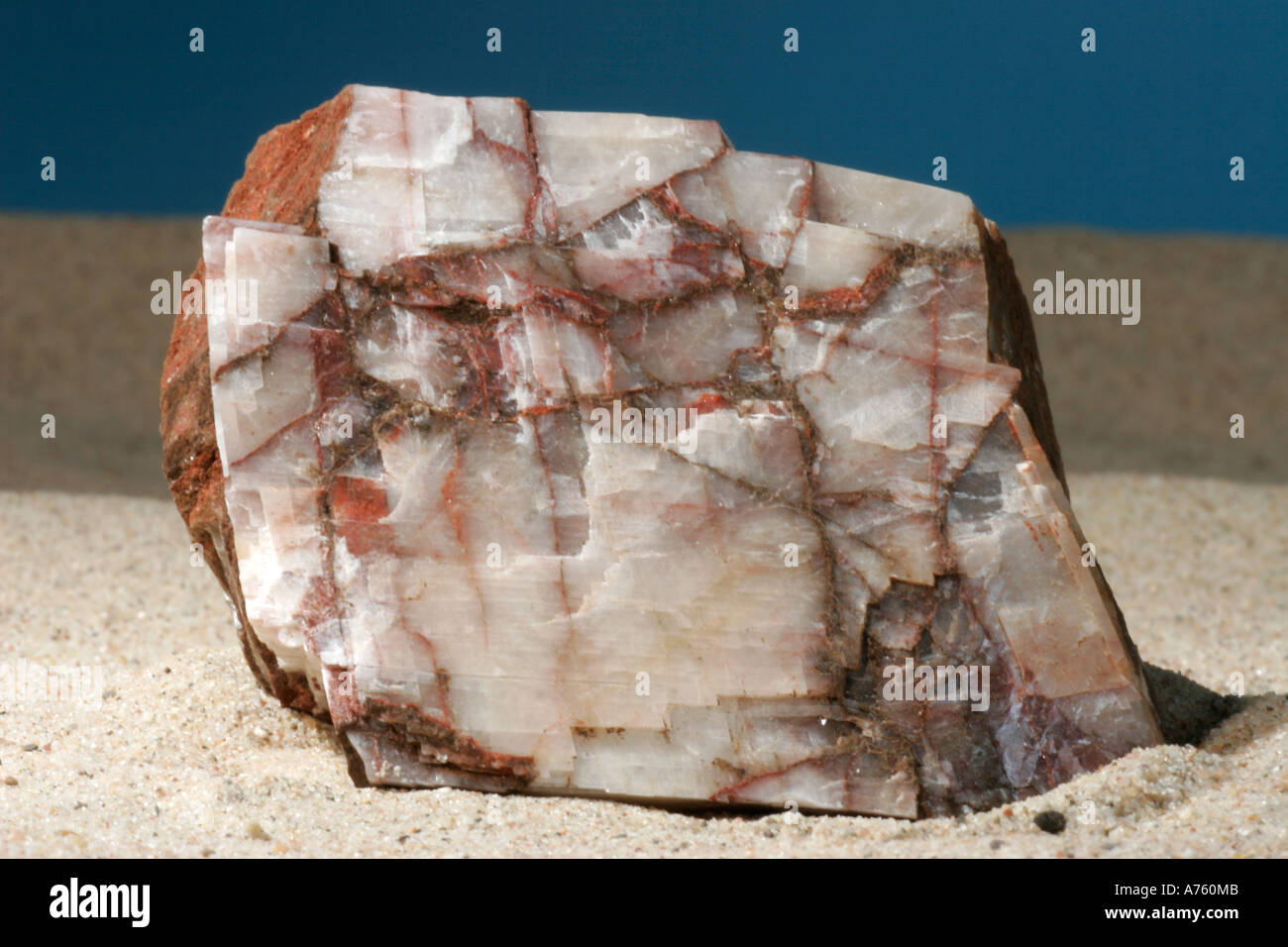 Calcit kristall hi-res stock photography and images - Alamy