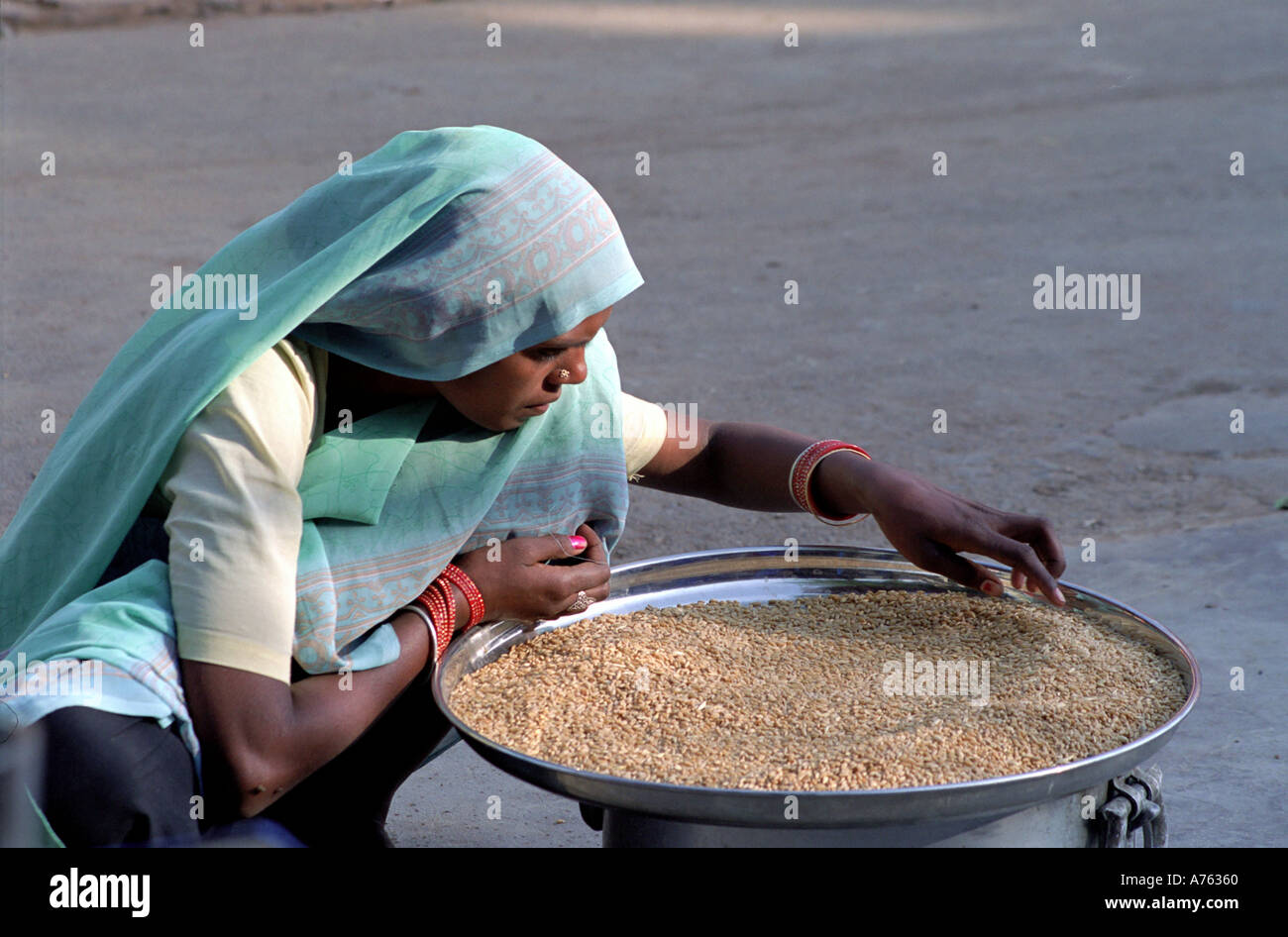 Sorting grain hi-res stock photography and images - Alamy