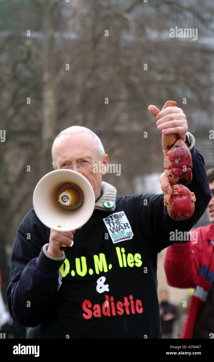 Demonstratore hi-res stock photography and images - Alamy