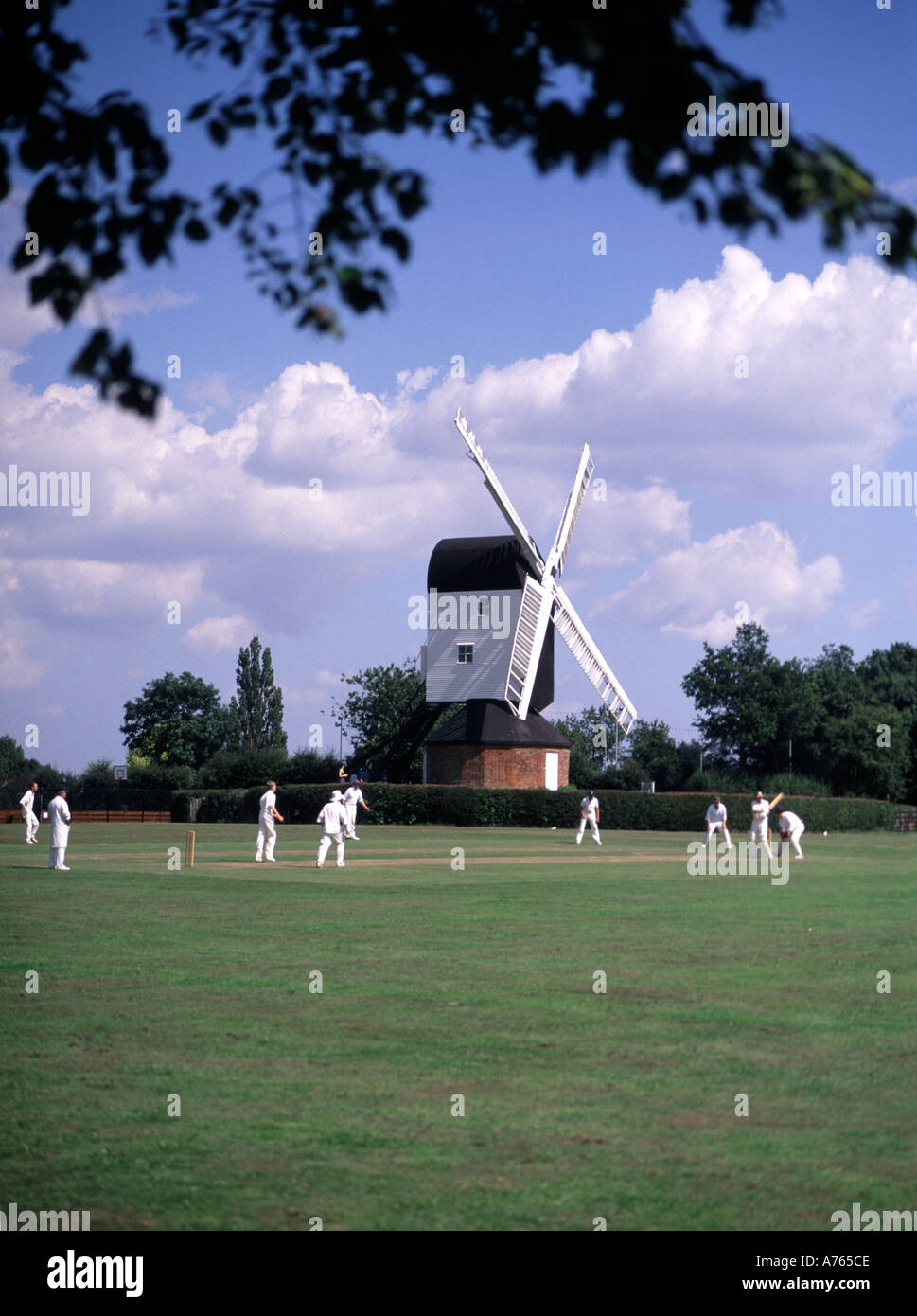 English cricket countryside hi-res stock photography and images - Alamy