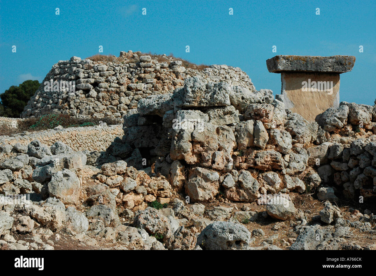Monumento megalitico hi-res stock photography and images - Alamy