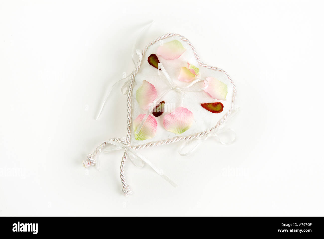 Heart shaped sachet with roses Stock Photo - Alamy
