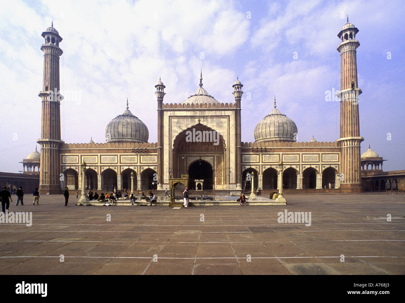 Largest muslim mosque in india hi-res stock photography and images - Alamy