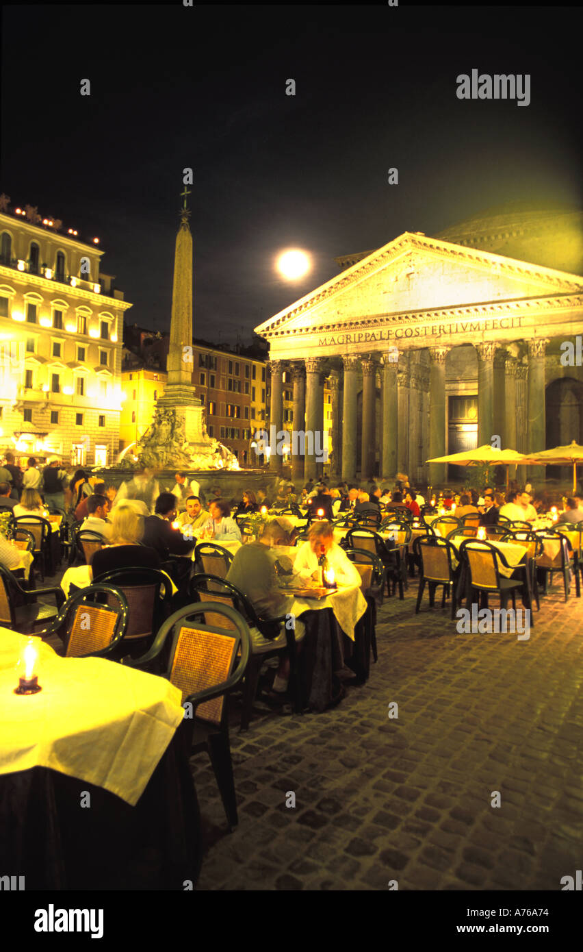 ITALY ROME THE PANTHEON CAFES AT PIAZZA DELLA ROTONDA Stock Photo - Alamy