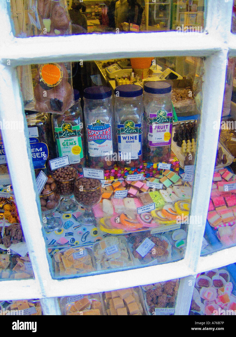 Old fashioned sweets hi-res stock photography and images - Alamy