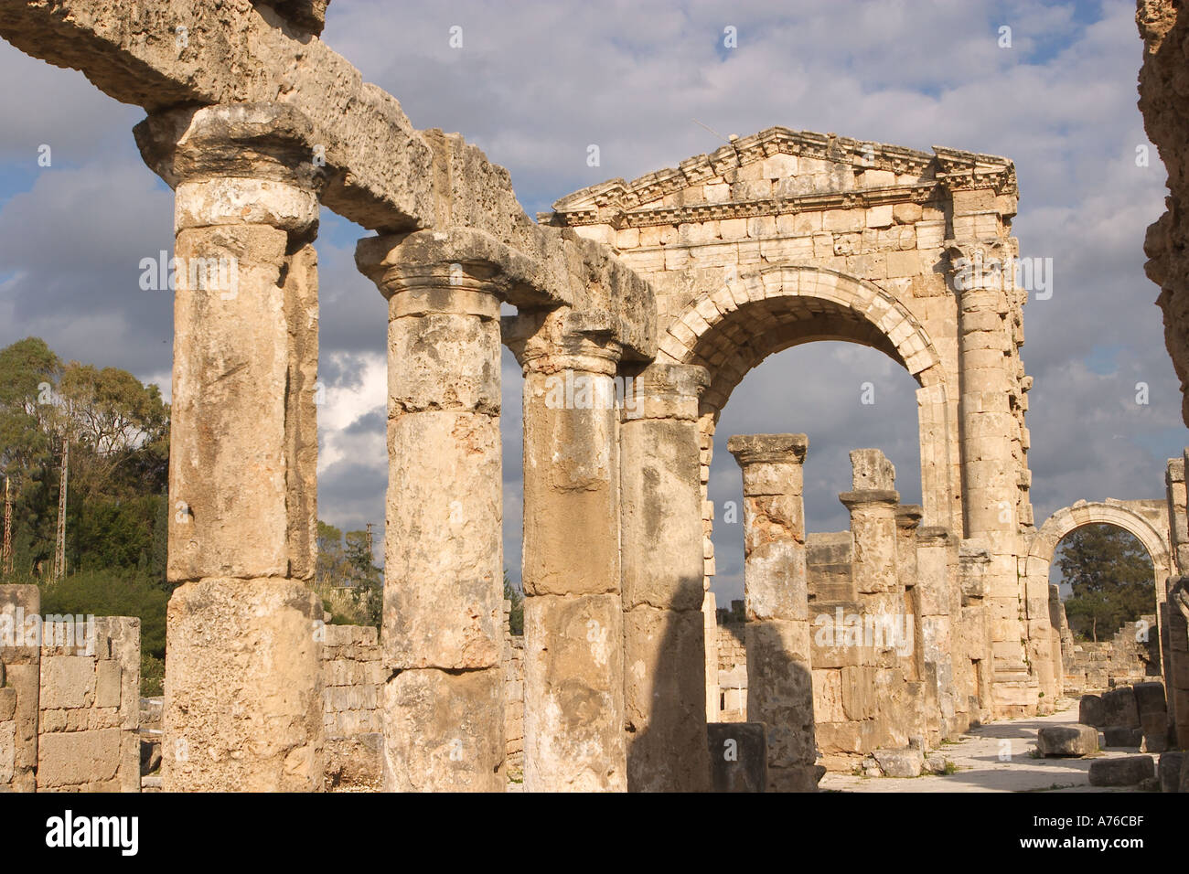 Triumph gate erected hi-res stock photography and images - Alamy