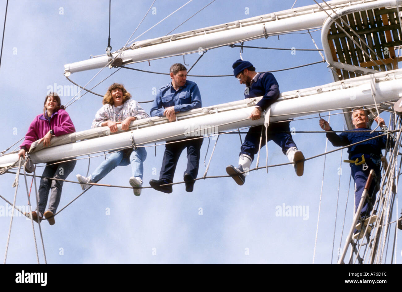 Rigging mast yardarm hi-res stock photography and images - Alamy