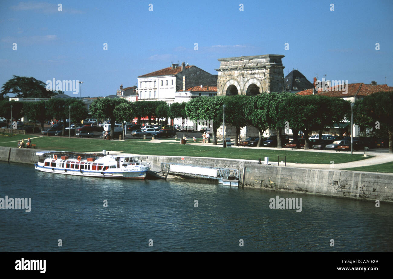 The River Charente at Saintes Stock Photo - Alamy