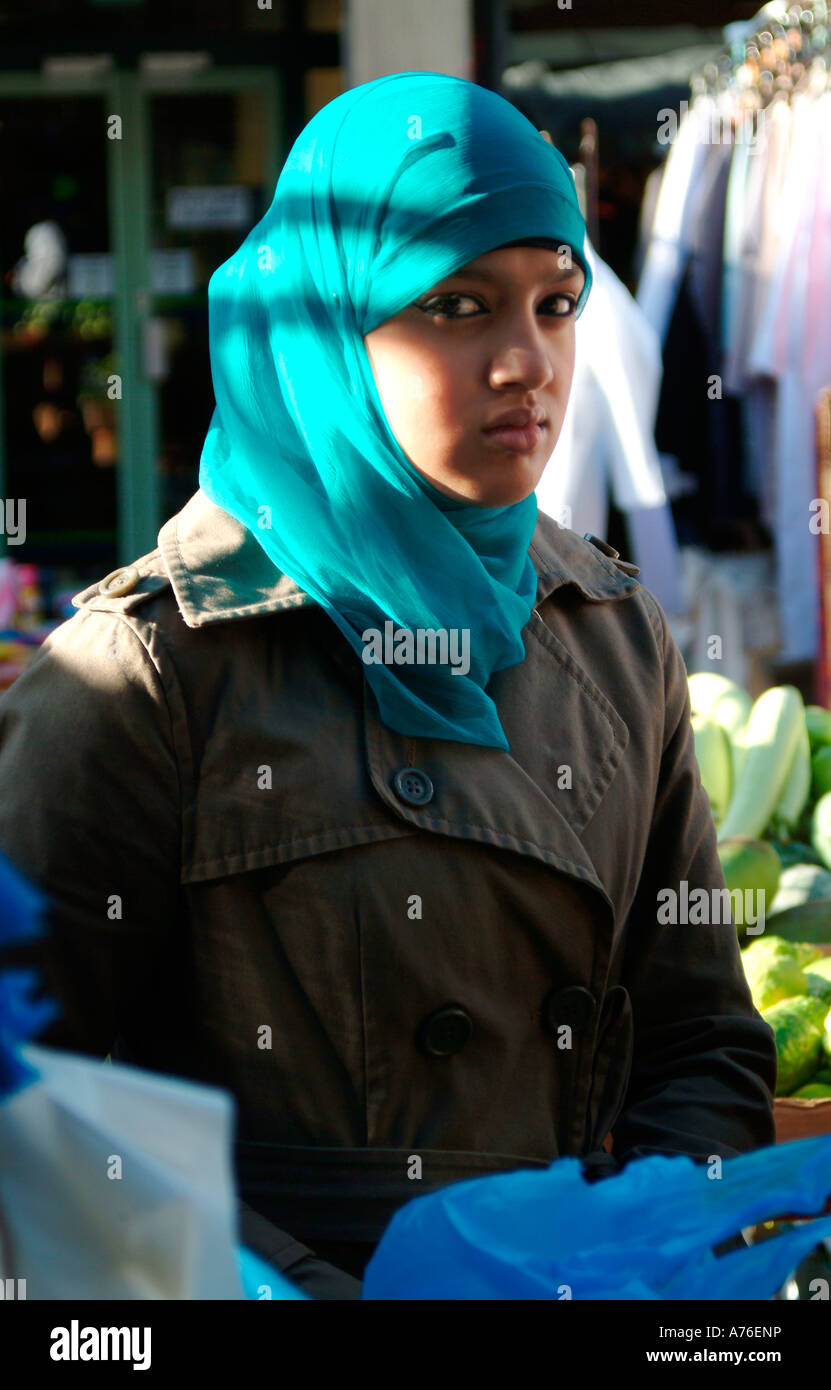 Street market scene in Tower Hamlets in London Stock Photo - Alamy