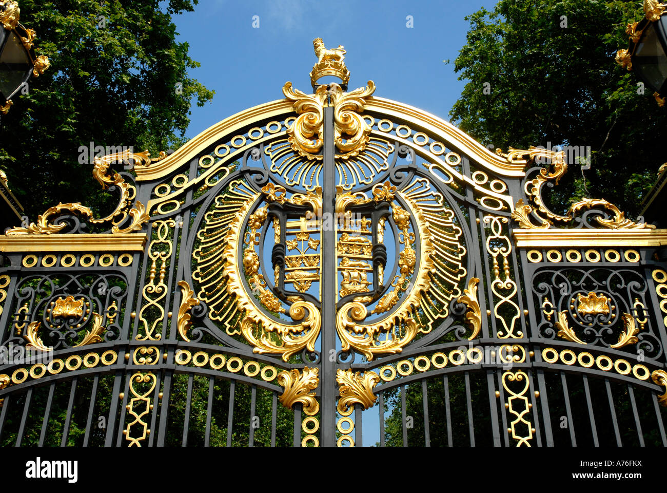 The Canada Gate at Buckingham Palace London Stock Photo - Alamy