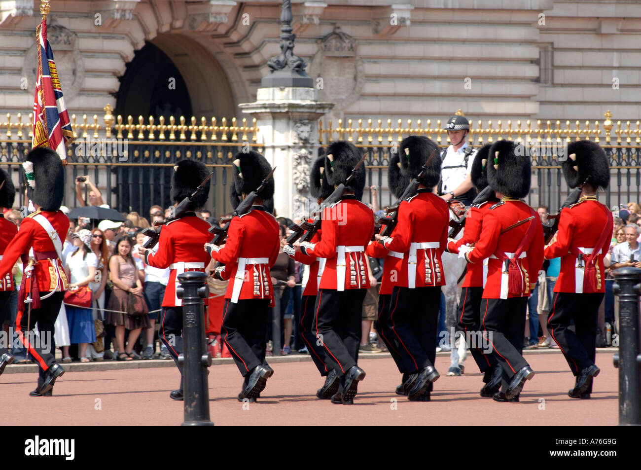 Guardsmen during the ceremony of Changing the Guard at Buckingham ...