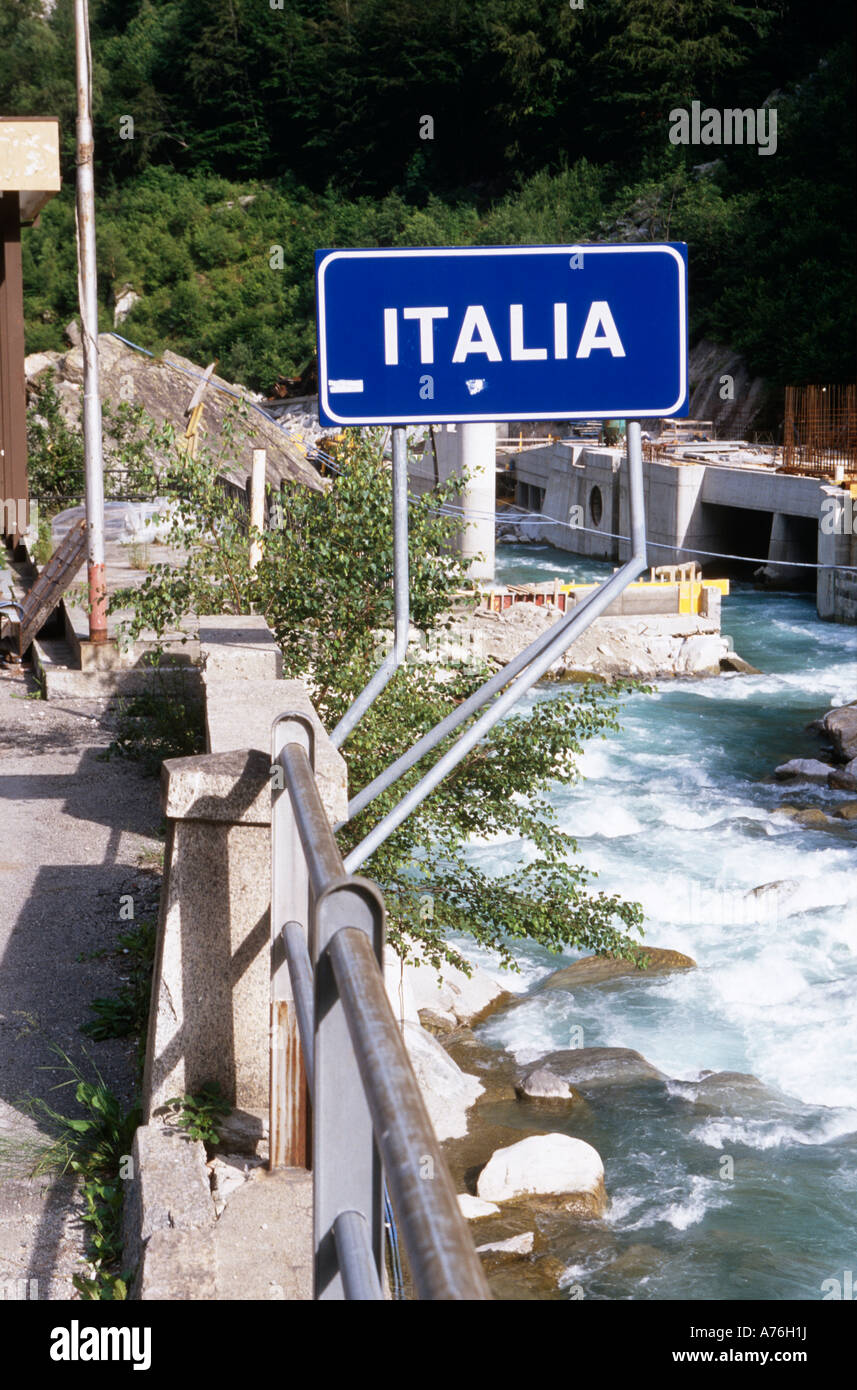 Switzerland italy border sign hi-res stock photography and images - Alamy
