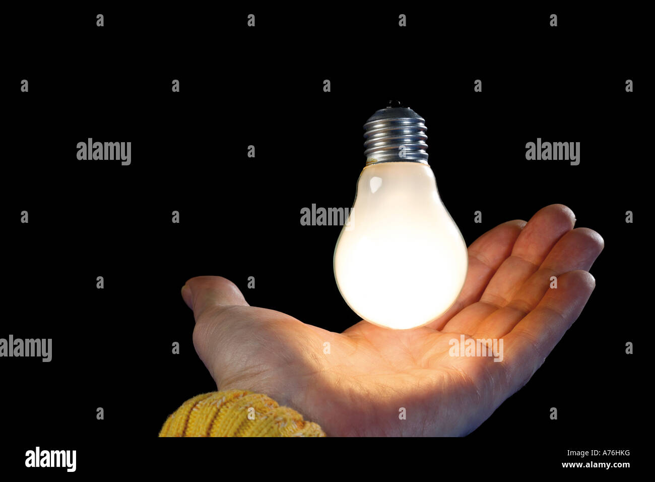 Light bulbs coloured cut out hi-res stock photography and images - Alamy