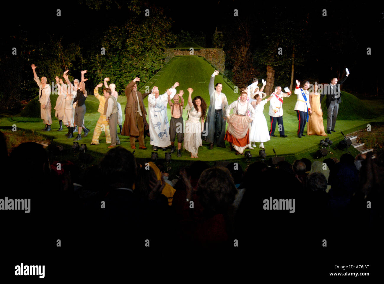 The cast of Midsummer Nights Dream at the Open Air Theatre in Regents ...