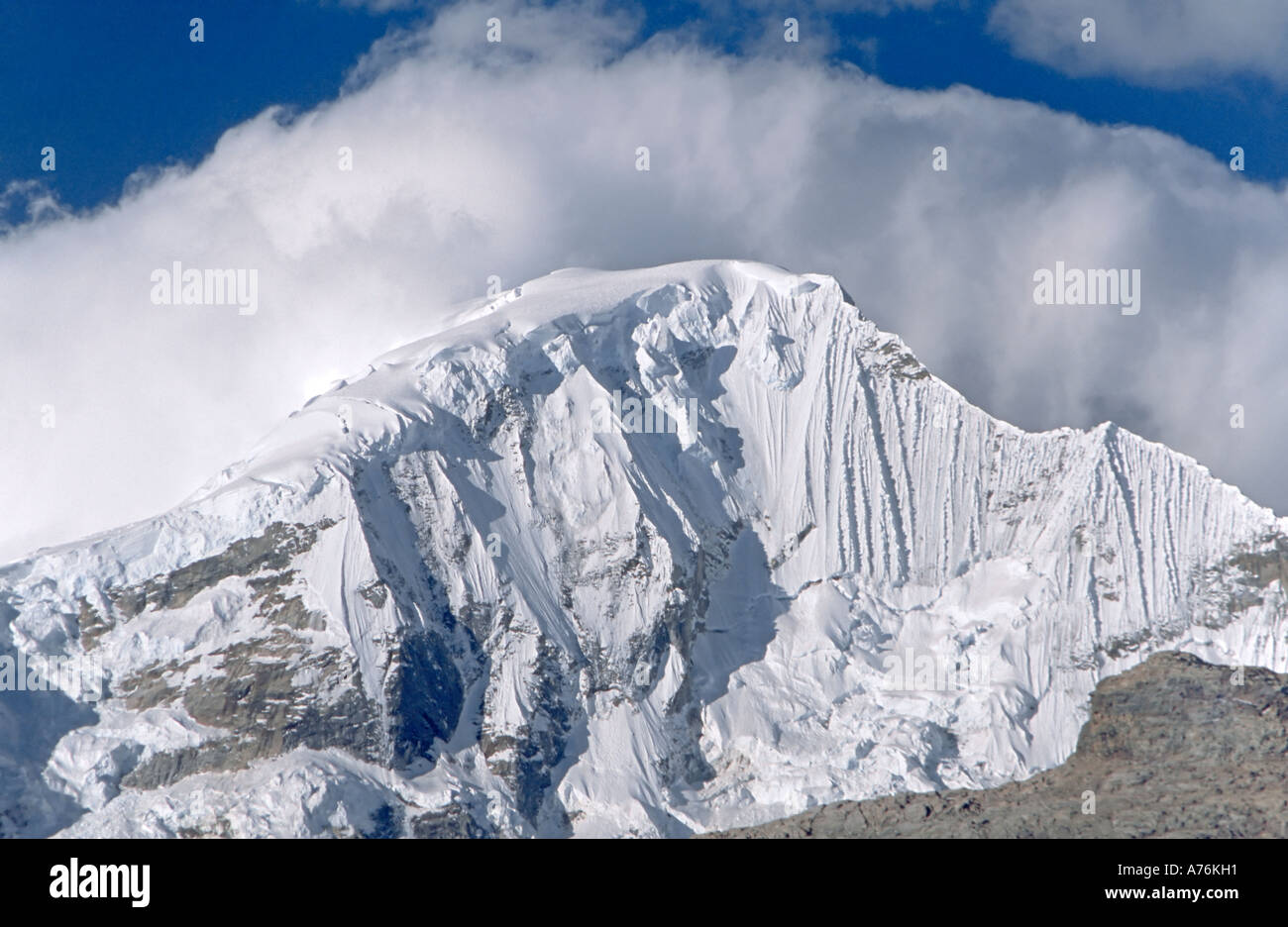 Snow capped peaks of the Andes mountain range near Huaraz in Peru Stock ...