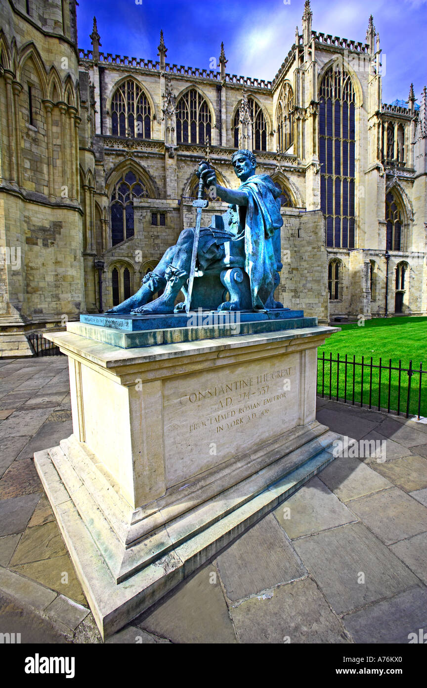 York Minster - a statue of Roman Emperor Constantine the Great Stock ...