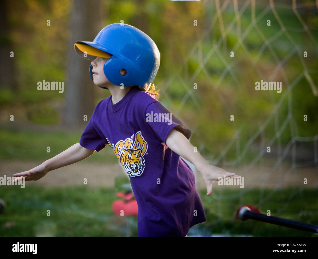 Softball player girl hi-res stock photography and images - Alamy