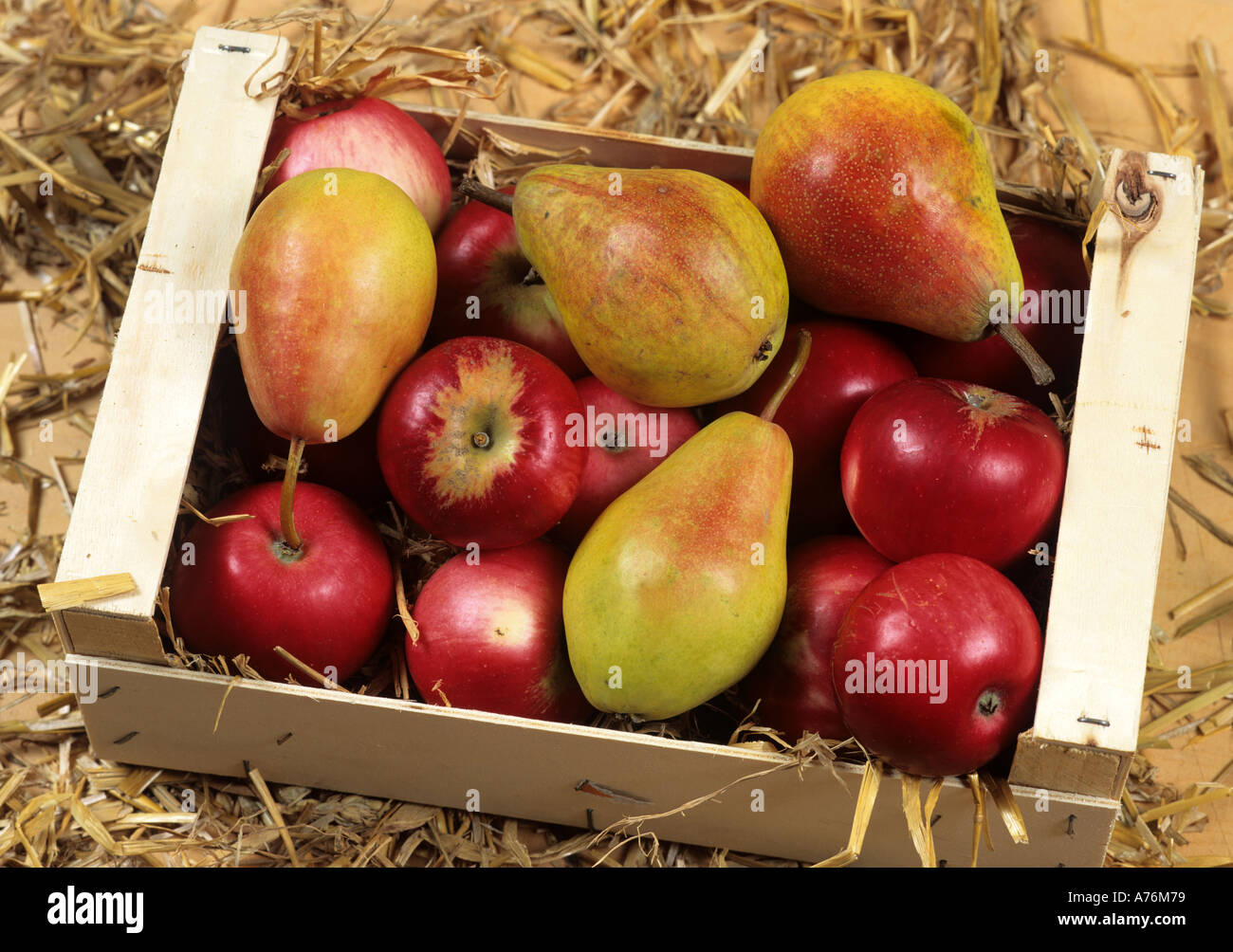 Holzkasten hi-res stock photography and images - Alamy