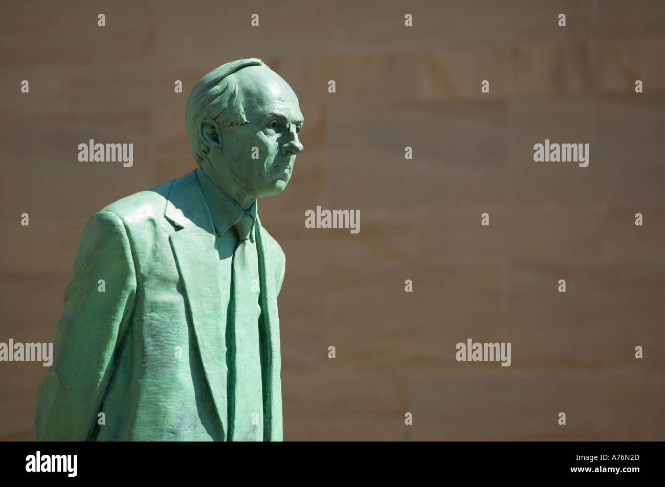 Labour mp donald dewar hi-res stock photography and images - Alamy