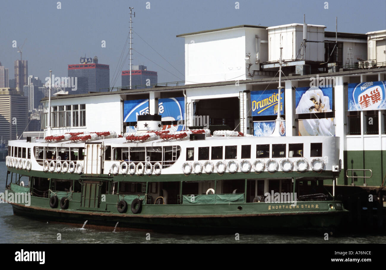 Asien Asia China Hongkong Hong Kong Hafen Harbour Faehre Star Ferry ...