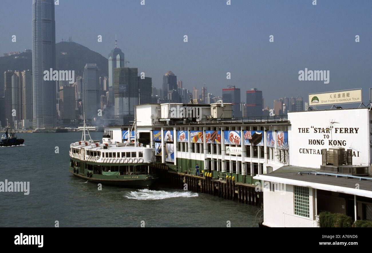 Asien Asia China Hongkong Hong Kong Hafen Harbour Faehre Star Ferry ...