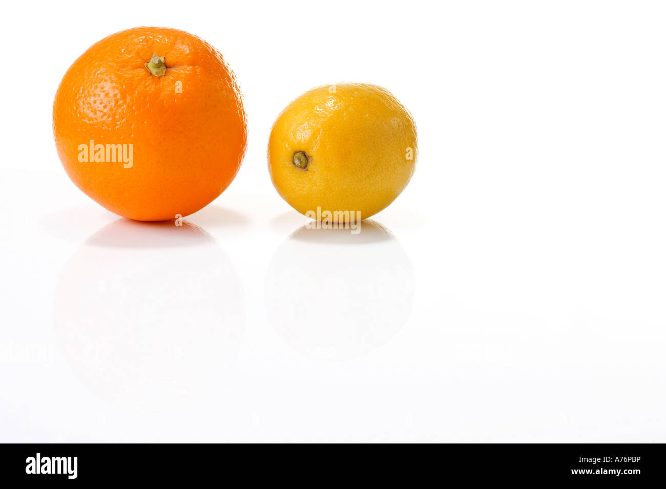 Orange and lemon, close-up Stock Photo - Alamy