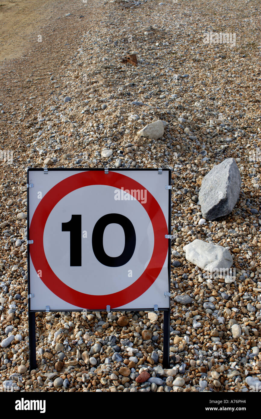 10 mph speed limit sign on building site Stock Photo - Alamy