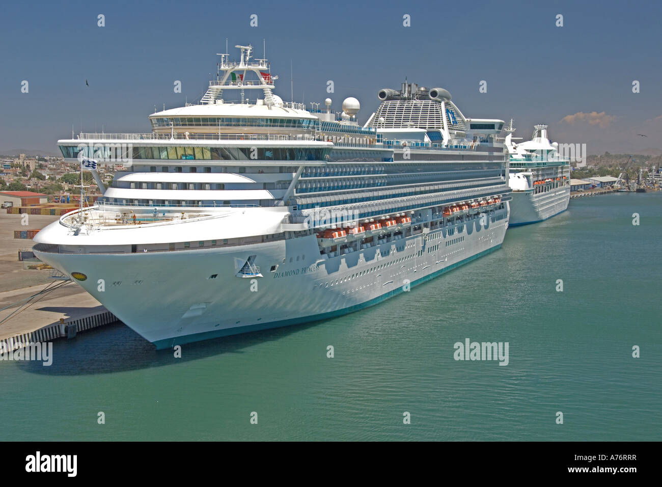Cruise ship at port in Aculpulco Mexico Stock Photo - Alamy