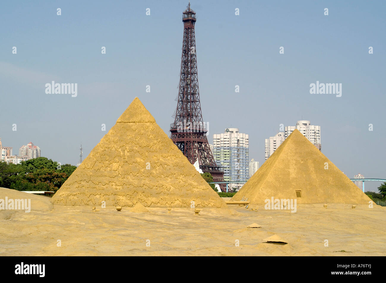 Pyramids of Giza, Eiffel tower, Window of the world, Shenzhen, China ...