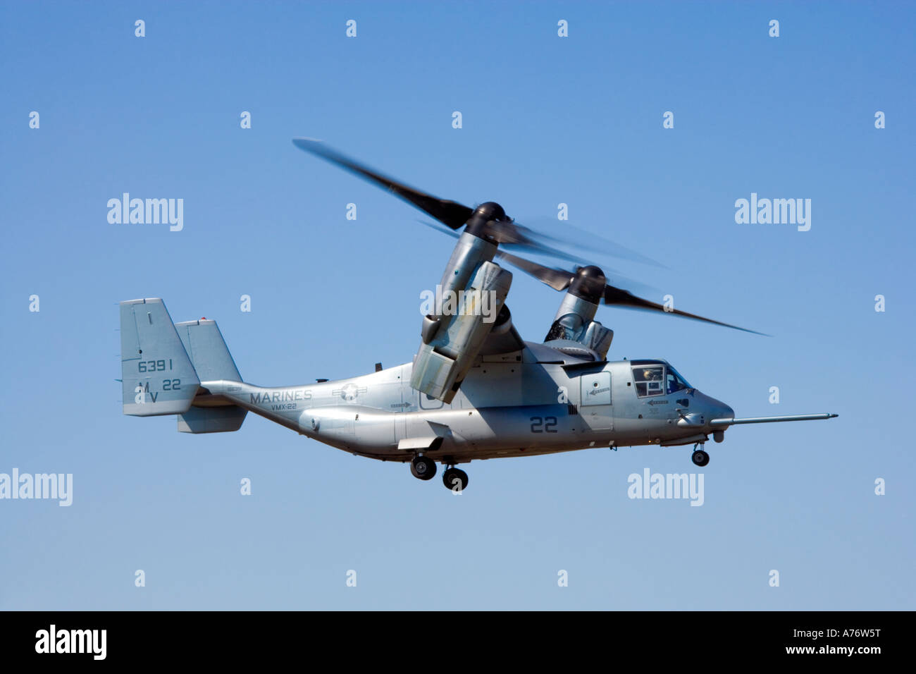 V-22 Osprey tilt rotor propeller VSTOL vertical short takeoff and ...