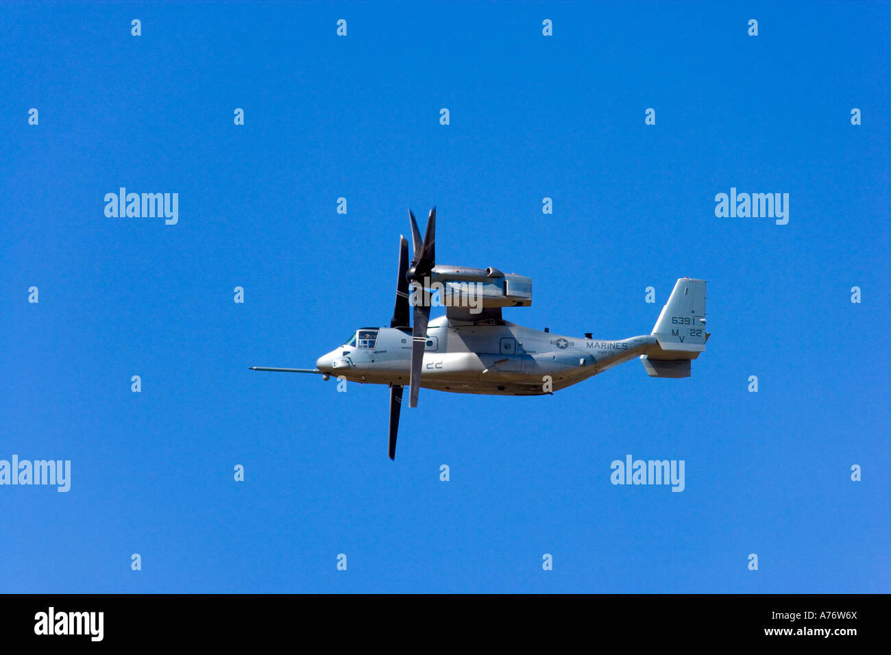 V-22 Osprey tilt rotor propeller VSTOL vertical short takeoff and ...