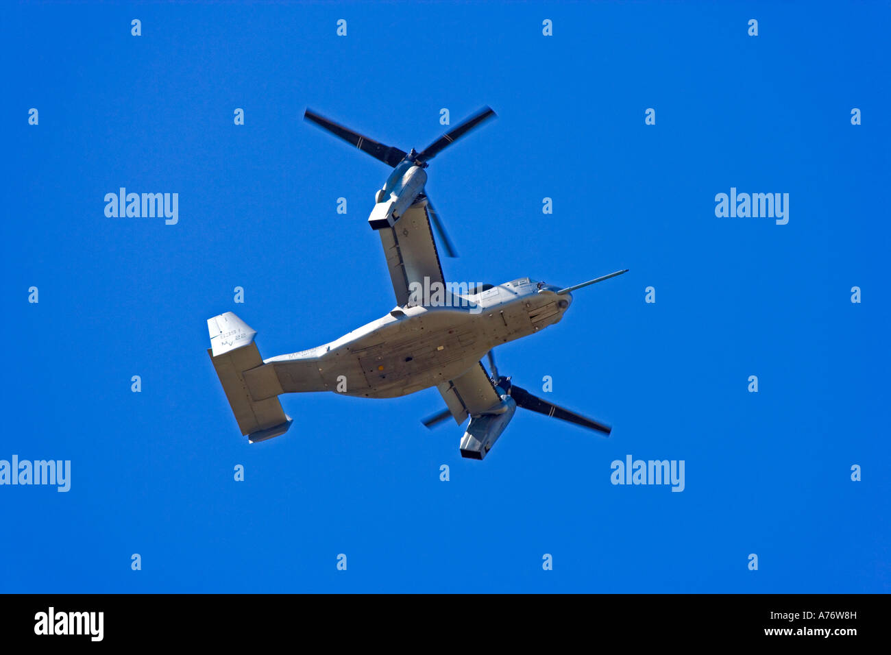 V-22 Osprey tilt rotor propeller VSTOL vertical short takeoff and ...