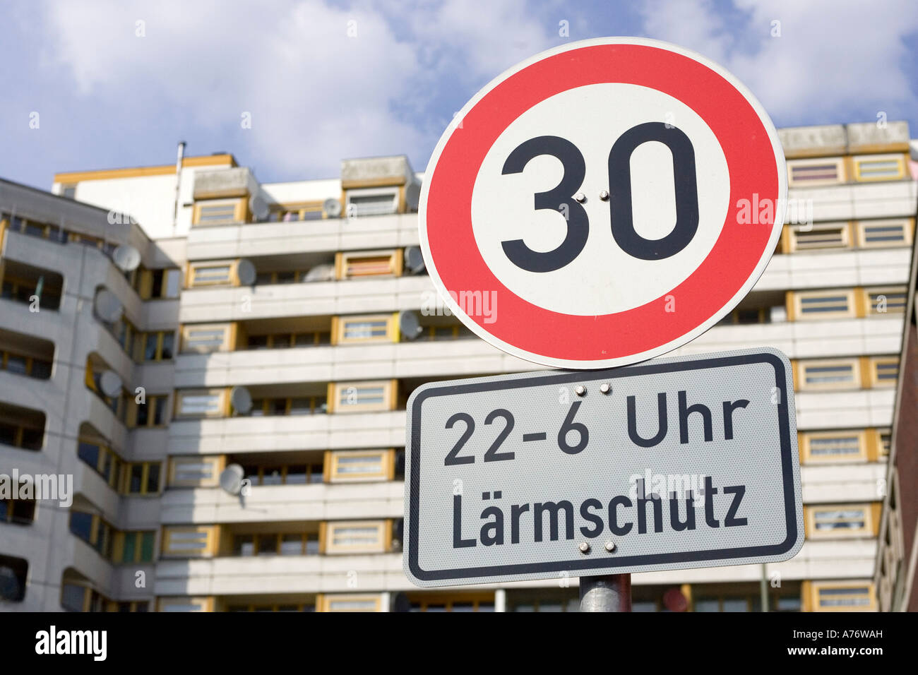 Verkehrszeichen transport verkehrszeichen hi-res stock photography and ...