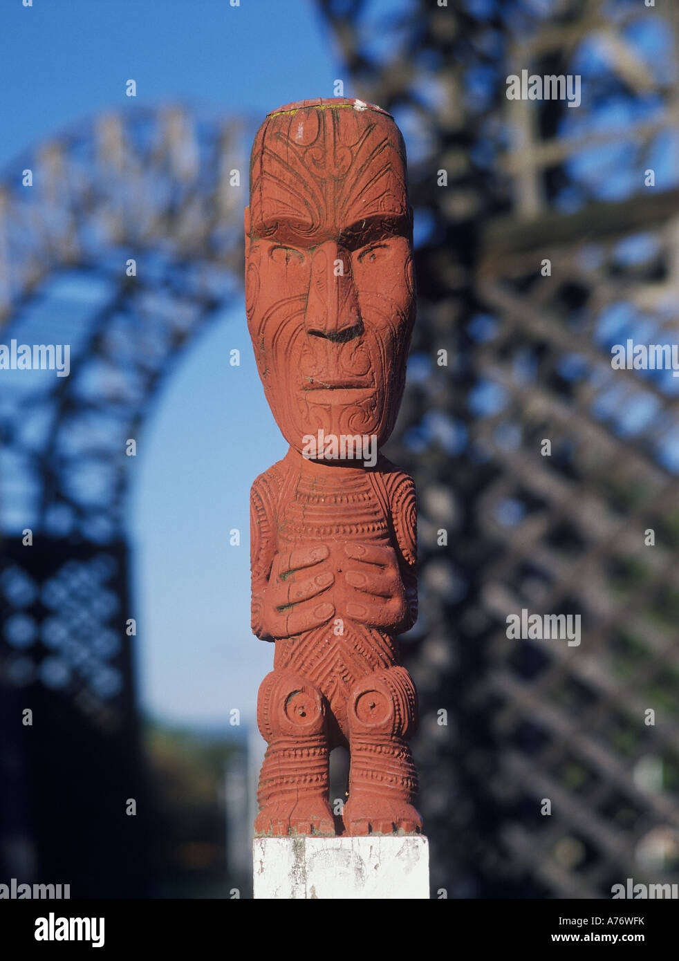 Maoris sculpture hi-res stock photography and images - Alamy