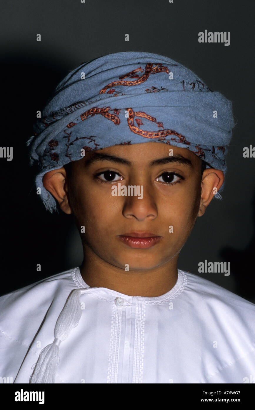 Omani headdress hi-res stock photography and images - Alamy