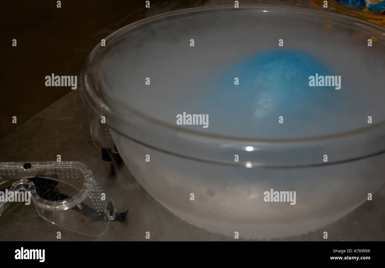 Science experiment for primary school class Stock Photo - Alamy