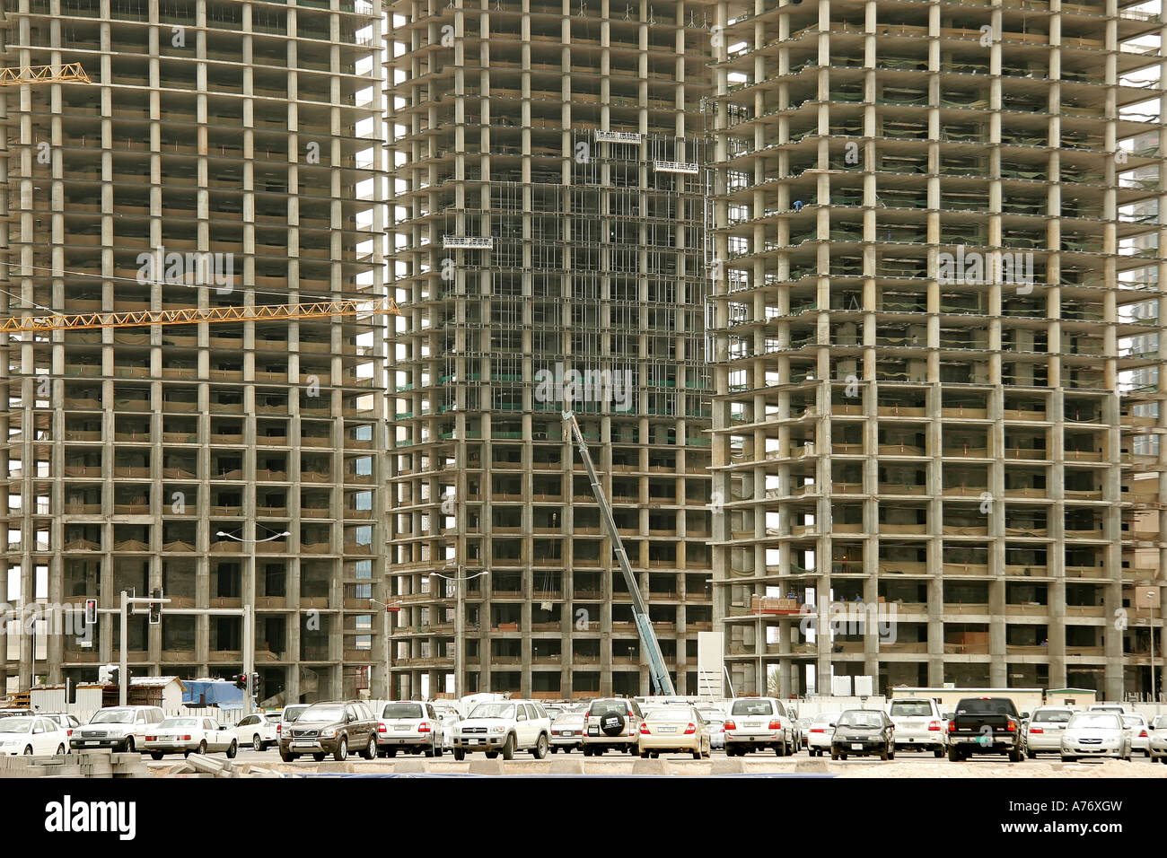 Construction high rise buildings in doha hi-res stock photography and ...