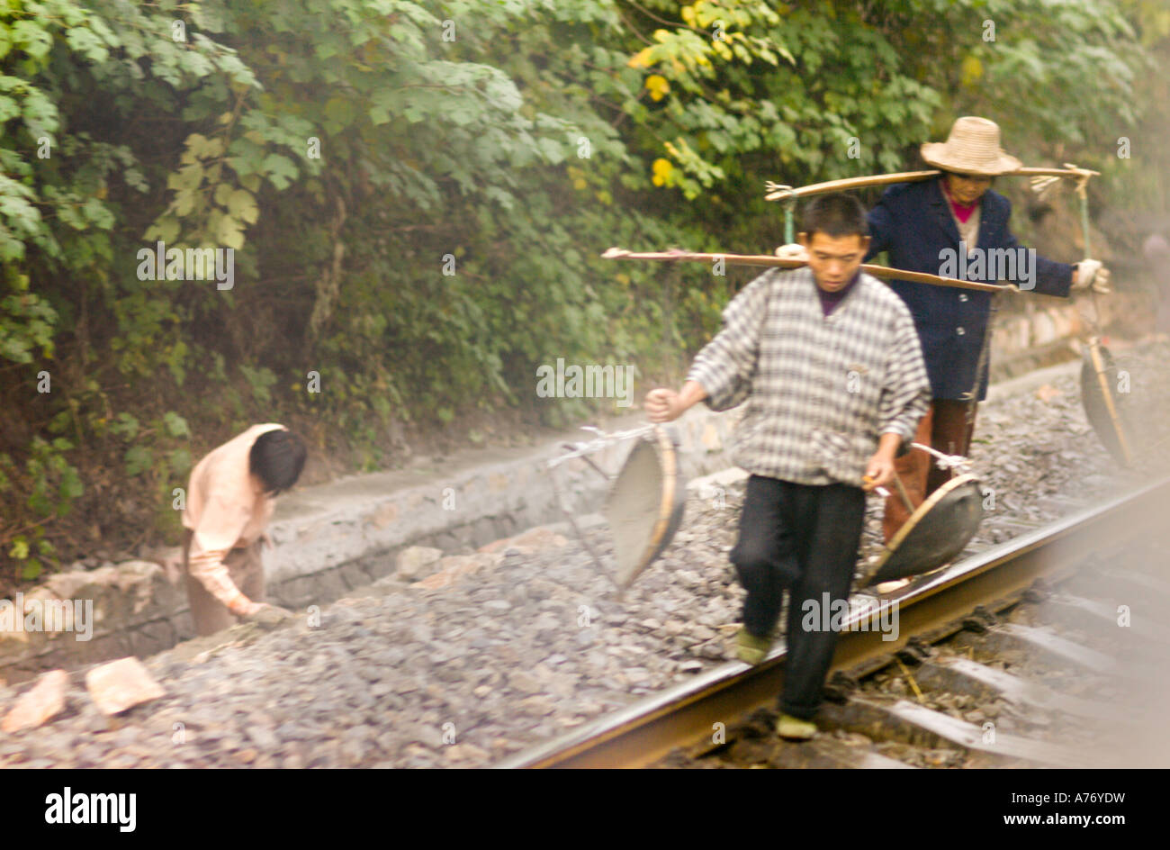 Chinese railroad workers hi-res stock photography and images - Alamy