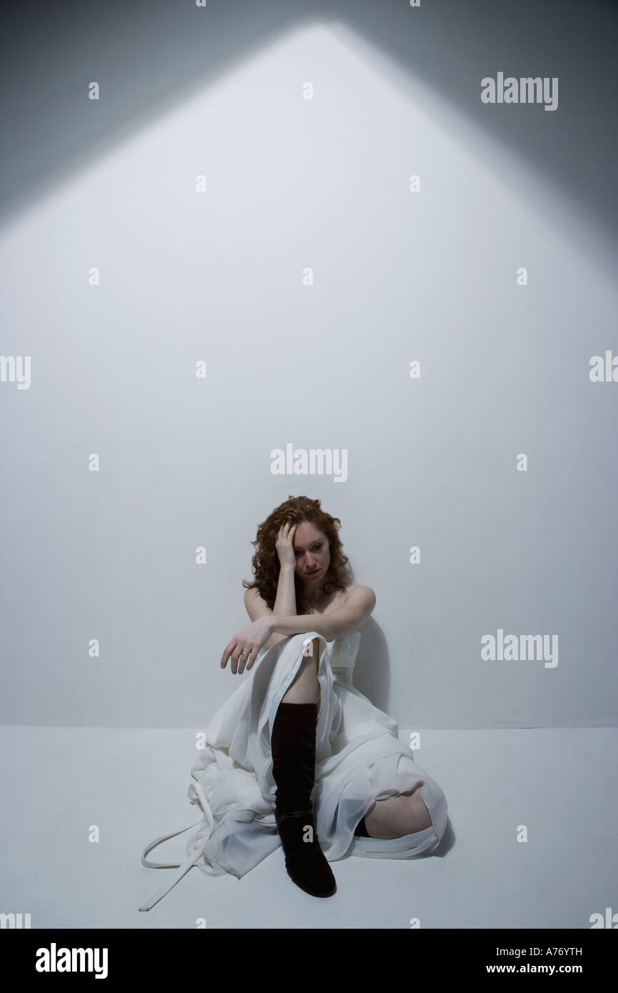 Sad bride hi-res stock photography and images - Alamy
