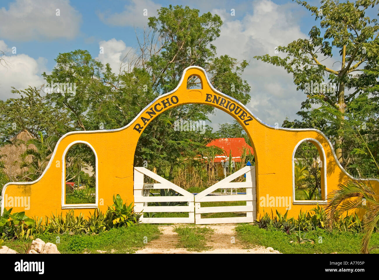 Mx gate hi-res stock photography and images - Alamy