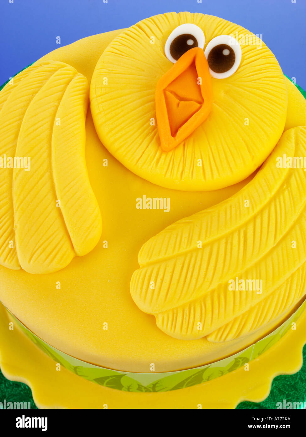 EASTER CHICK CAKE Stock Photo - Alamy