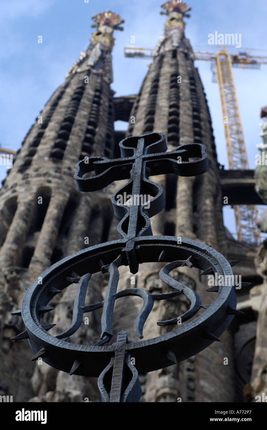 Gate Cross at Sagrada Familia, Barcelona Stock Photo - Alamy