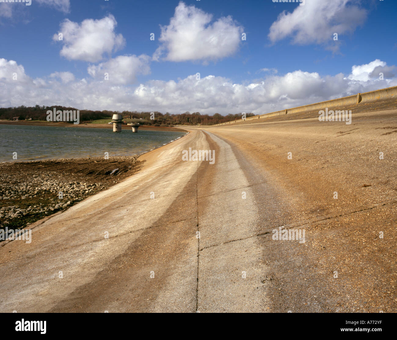 Bewl reservoir dam hi-res stock photography and images - Alamy
