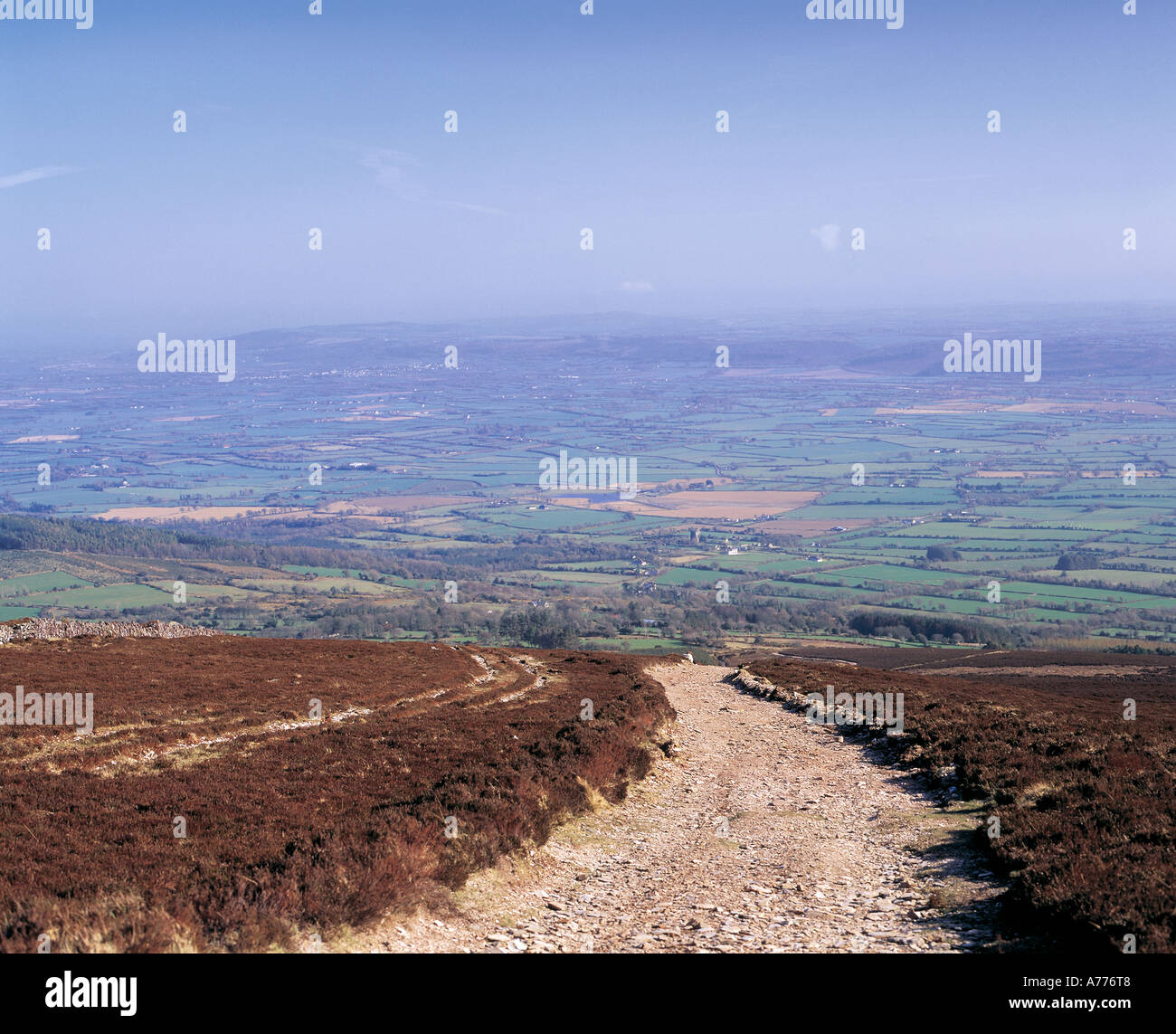 Hill top view below hi-res stock photography and images - Alamy