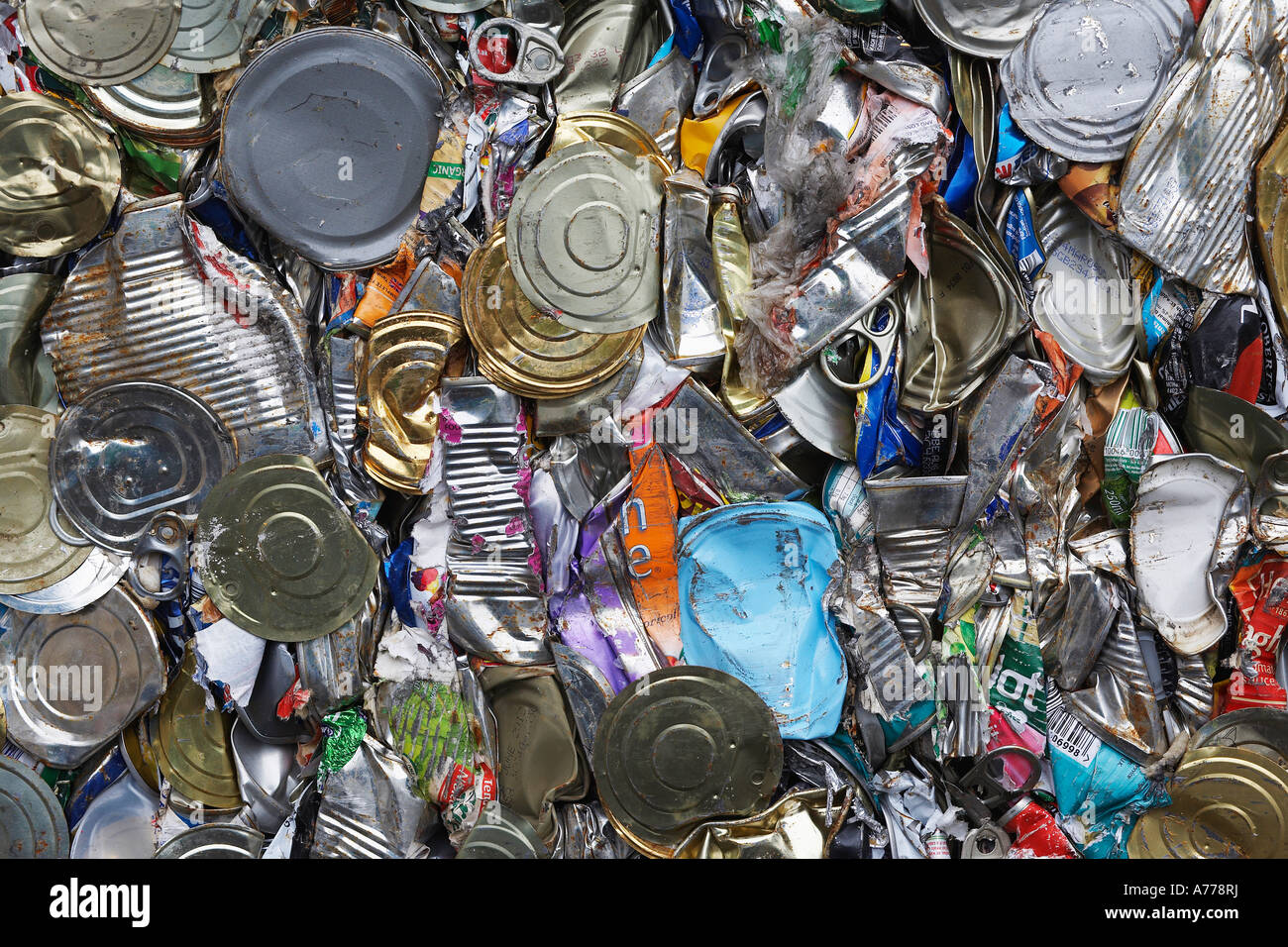 Pile of tin cans, full frame Stock Photo - Alamy