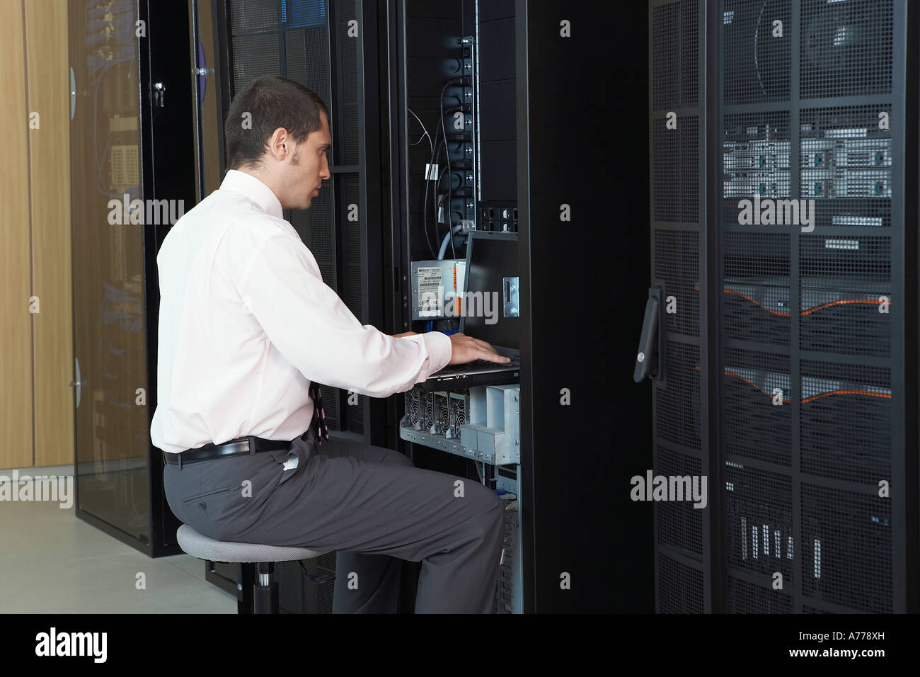 Server room man technician hi-res stock photography and images - Alamy