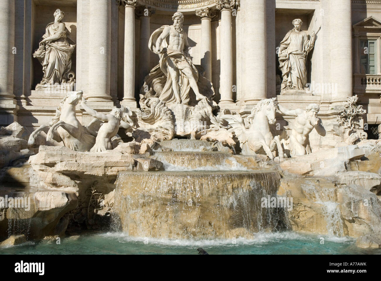 Fontana romana hi-res stock photography and images - Alamy